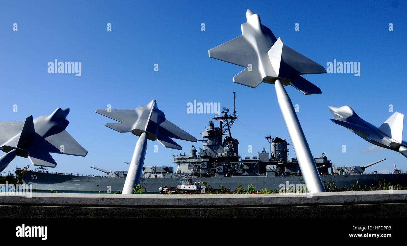 Hickam Air Force Base, Hawaii (Jan. 8, 2010) ?? The Battleship Missouri ...