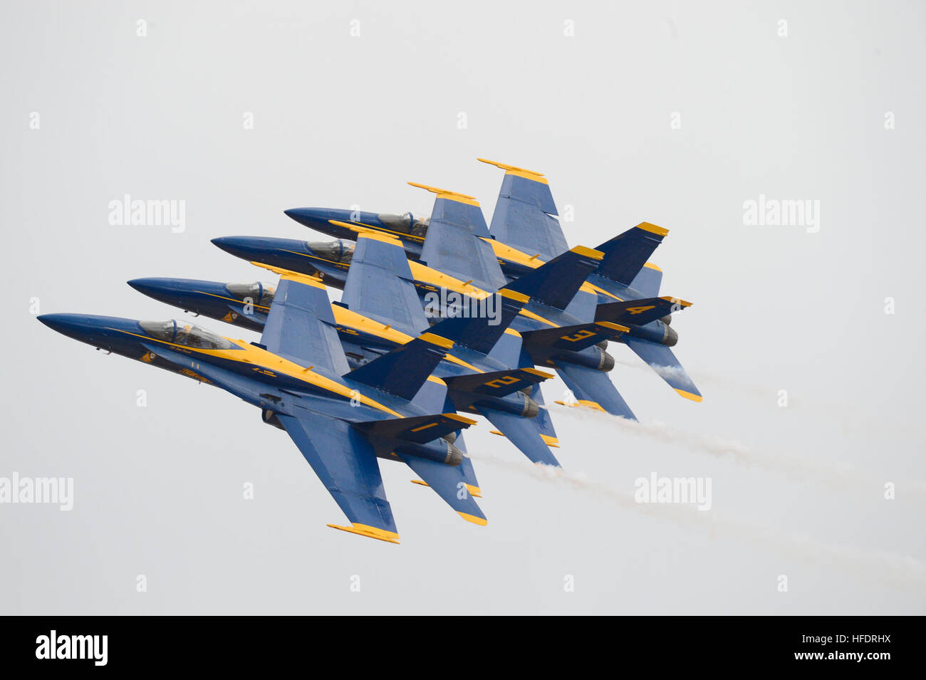 Right echelon formation hi-res stock photography and images - Alamy