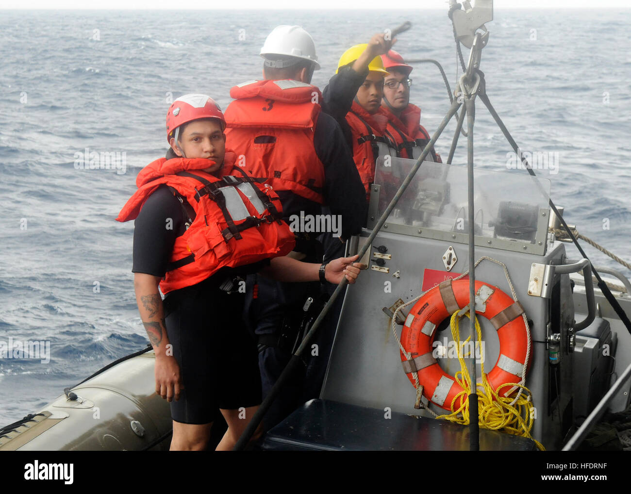 150325-N-SX614-040 PHILIPPINE SEA(March 25, 2015) - Search and rescue ...
