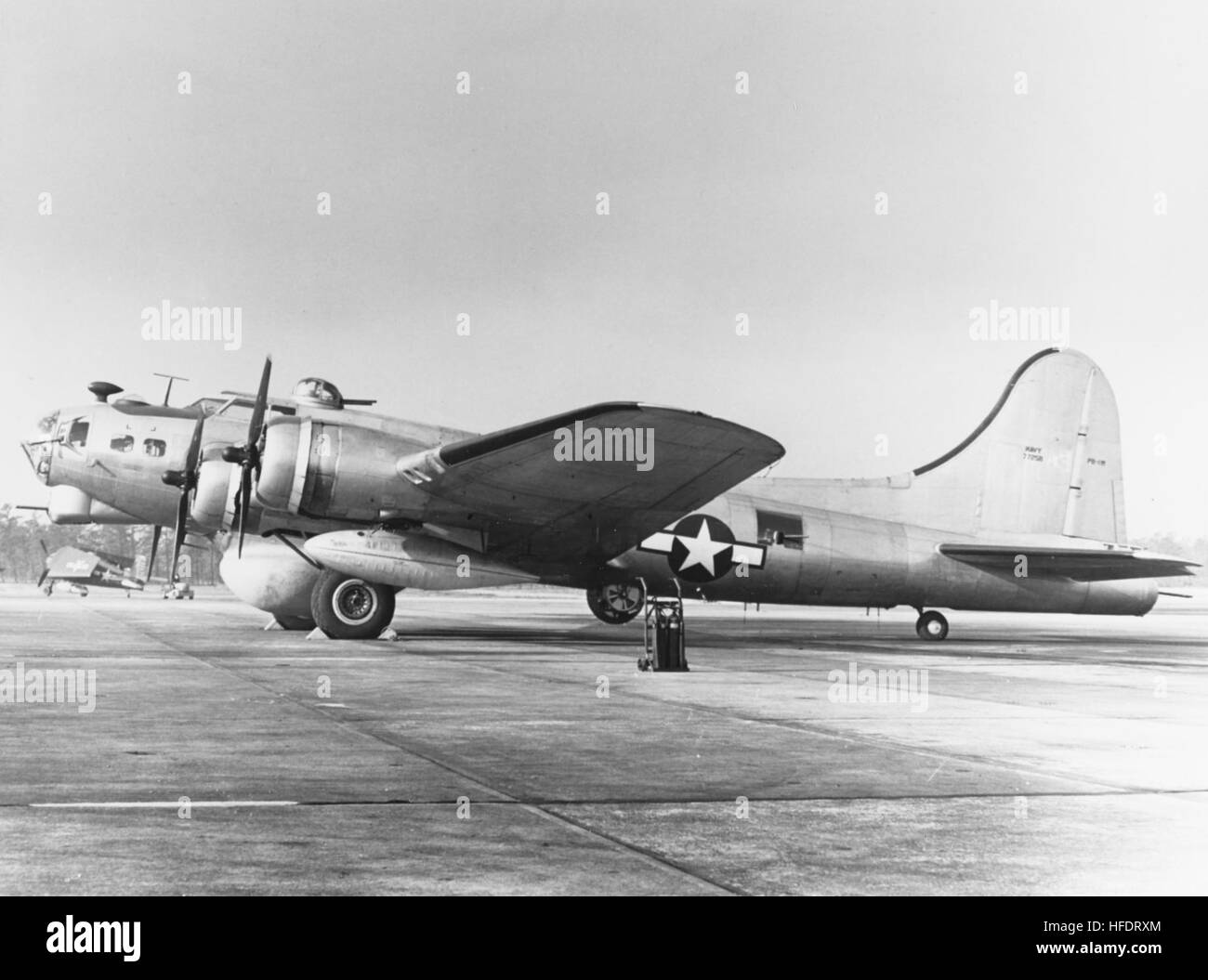 Boeing aircraft on ground Black and White Stock Photos & Images - Alamy