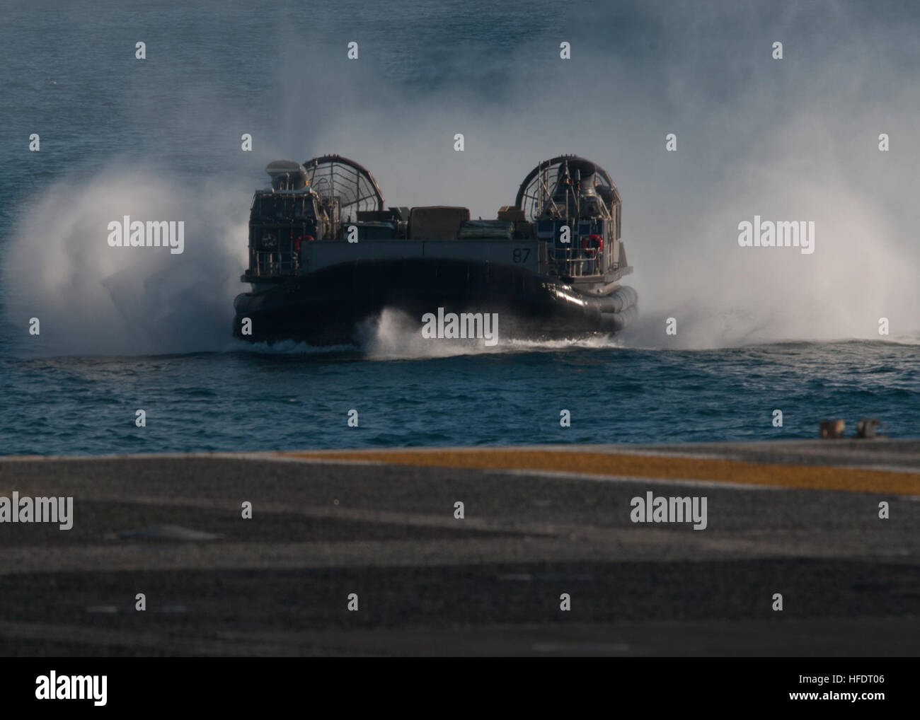 A landing craft, air cushion (LCAC) from Assault Craft Unit (ACU) 4 ...