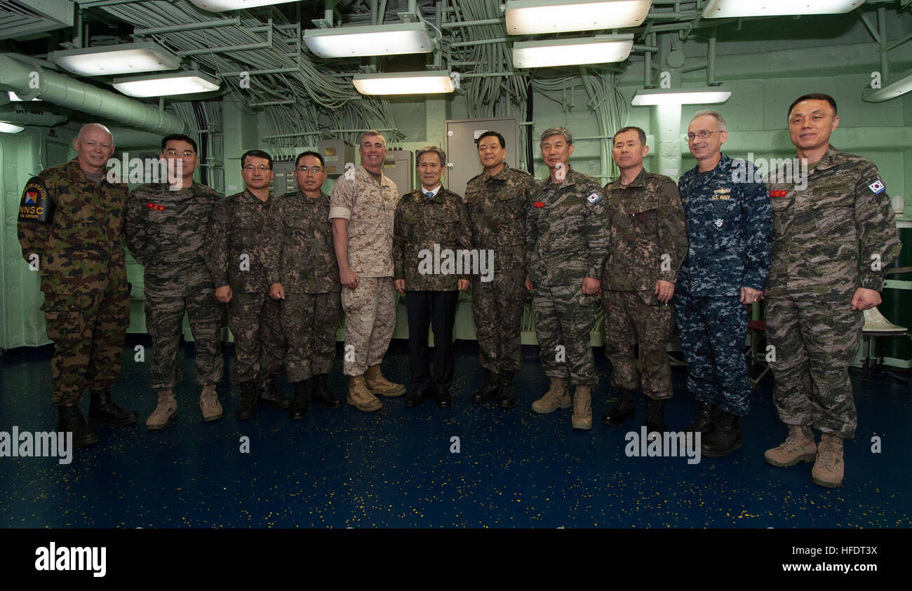 Bonhomme Richard hosts ROK defense minister Stock Photo - Alamy