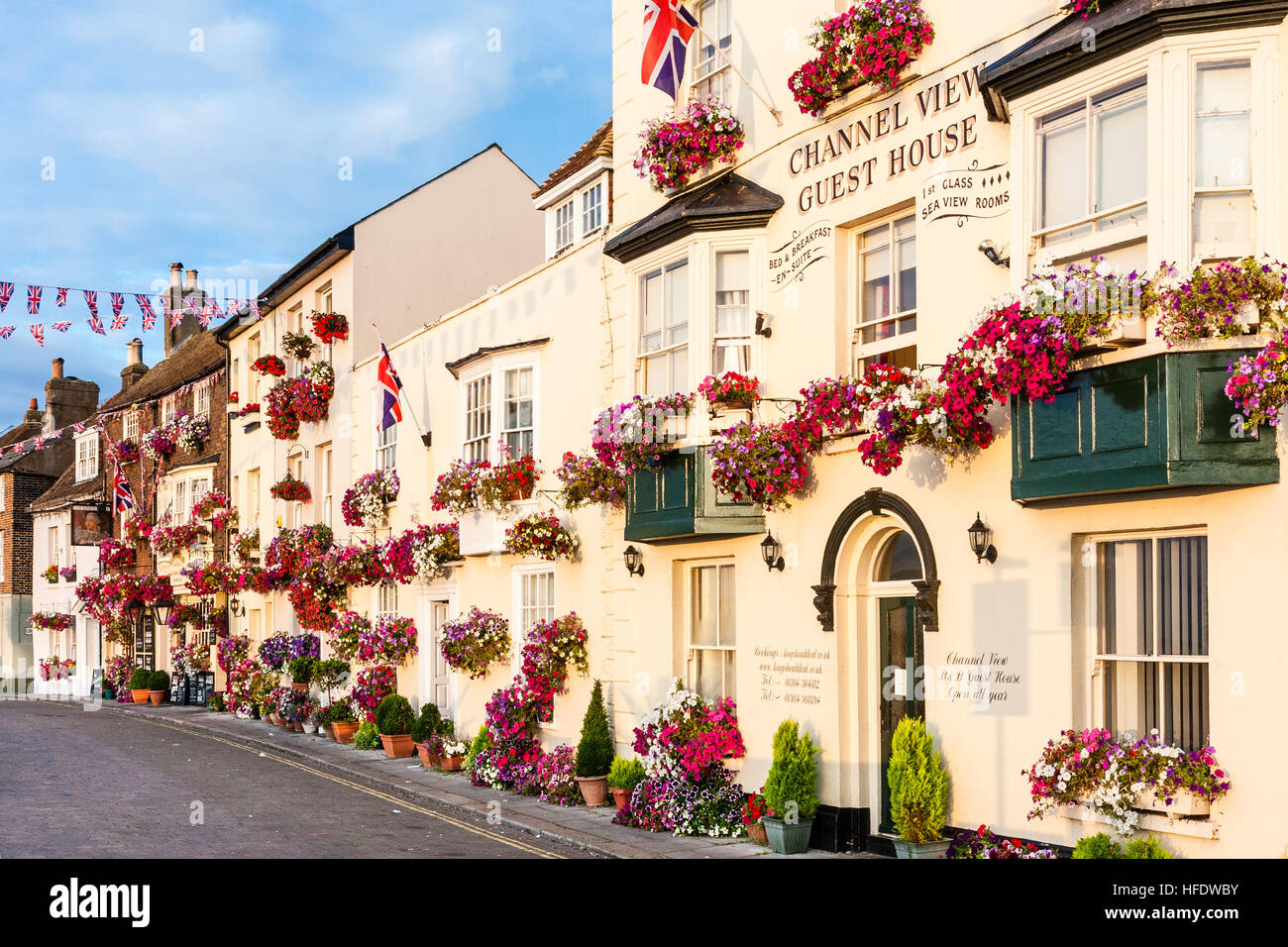 18th century building house hi-res stock photography and images - Alamy