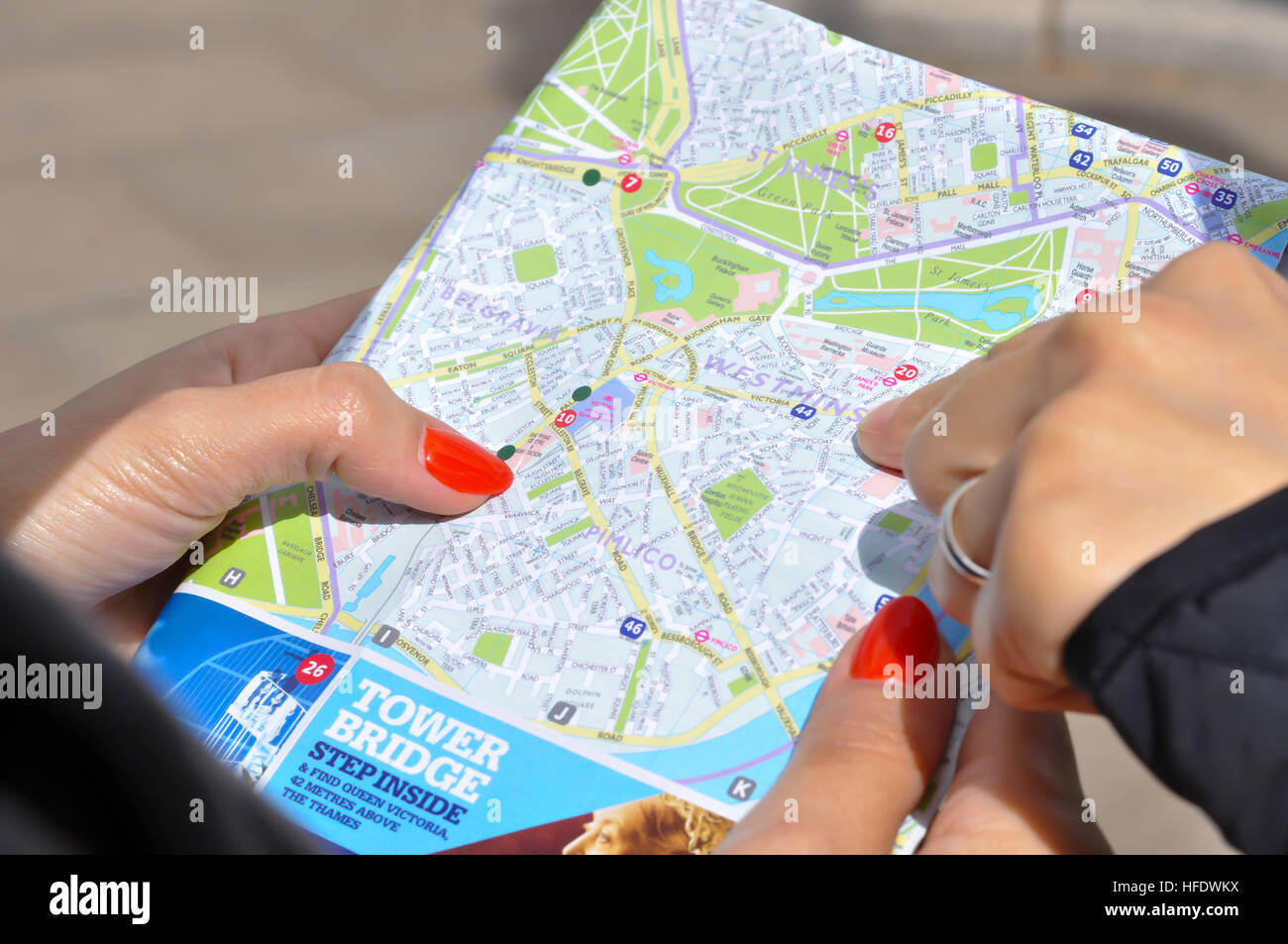 Tourist looking map confused hi-res stock photography and images - Alamy