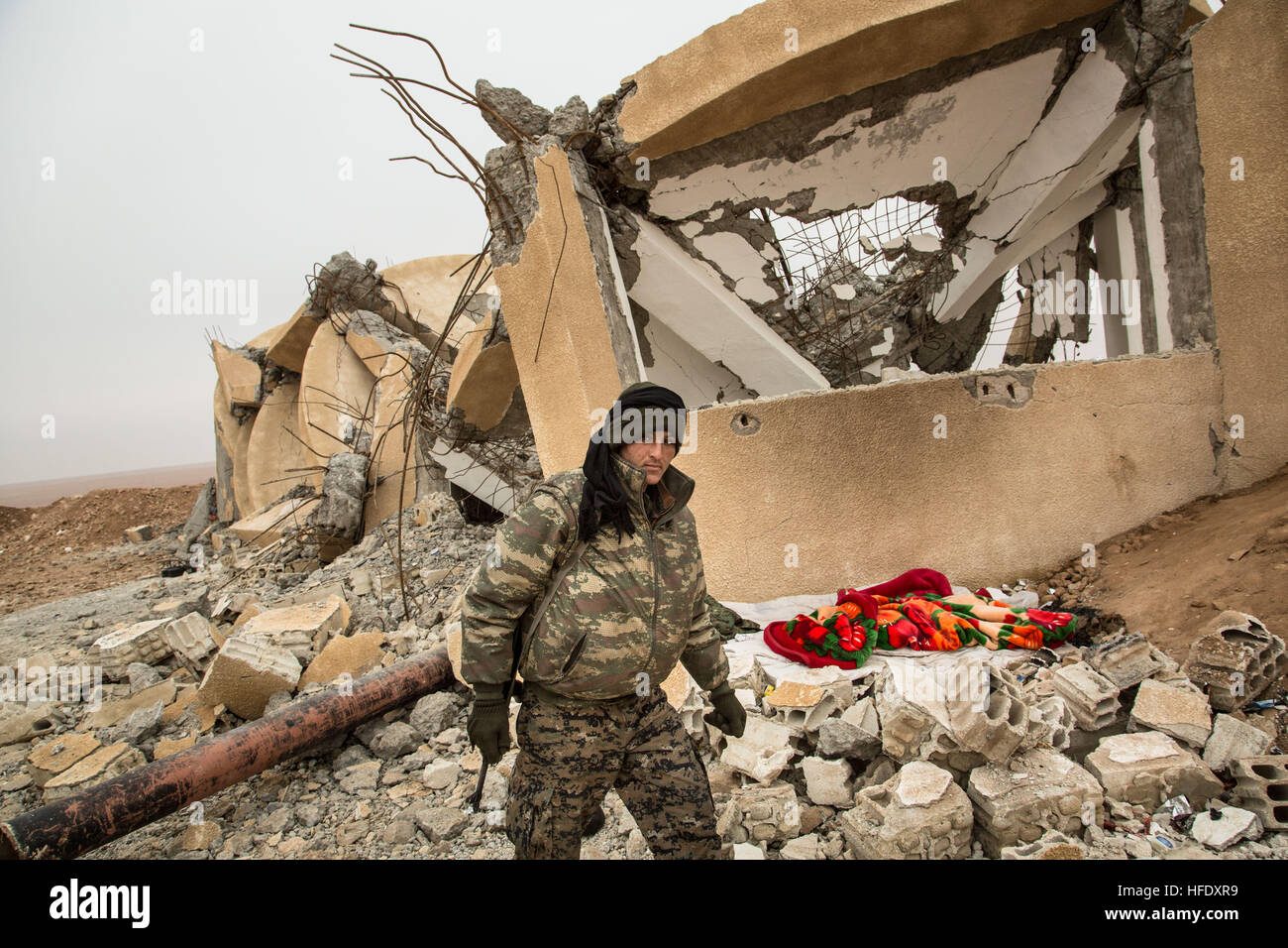 Going to Raqqa - 21/12/2016 - Syria - SYRIA ROJAVA / This village was ...