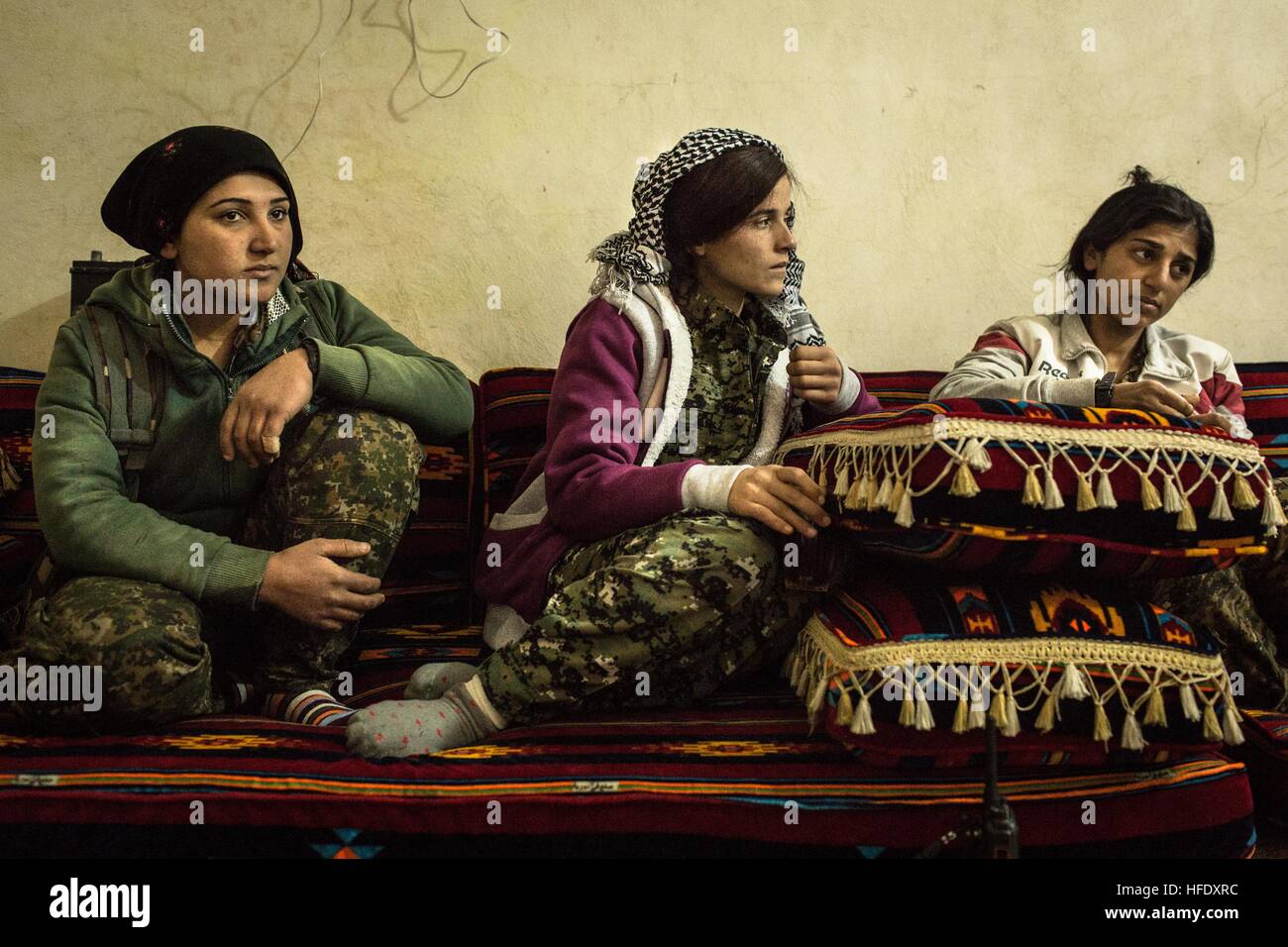 Isis women hi-res stock photography and images - Alamy