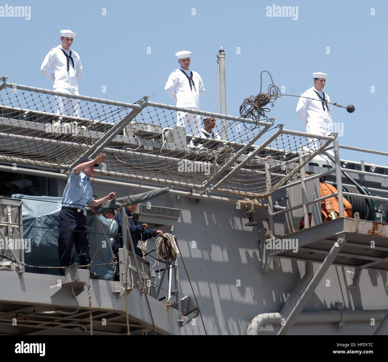 Amphibious assault ship uss boxers lhd 4 hi-res stock photography and ...