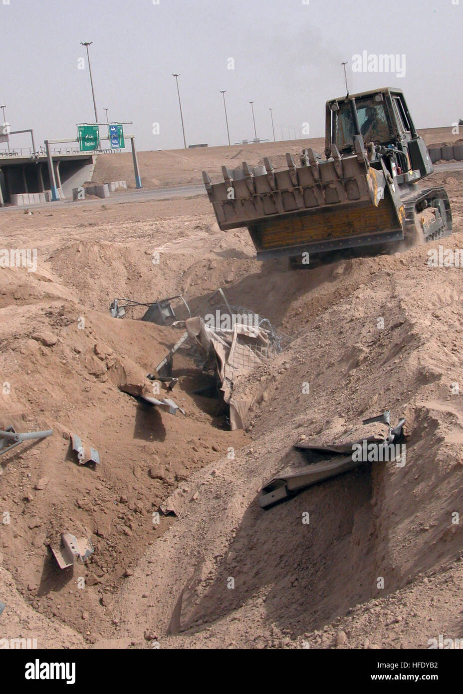 040504-N-1261P-016 Fallujah, Iraq (May 4, 2004) - U.S. Navy Seabees ...