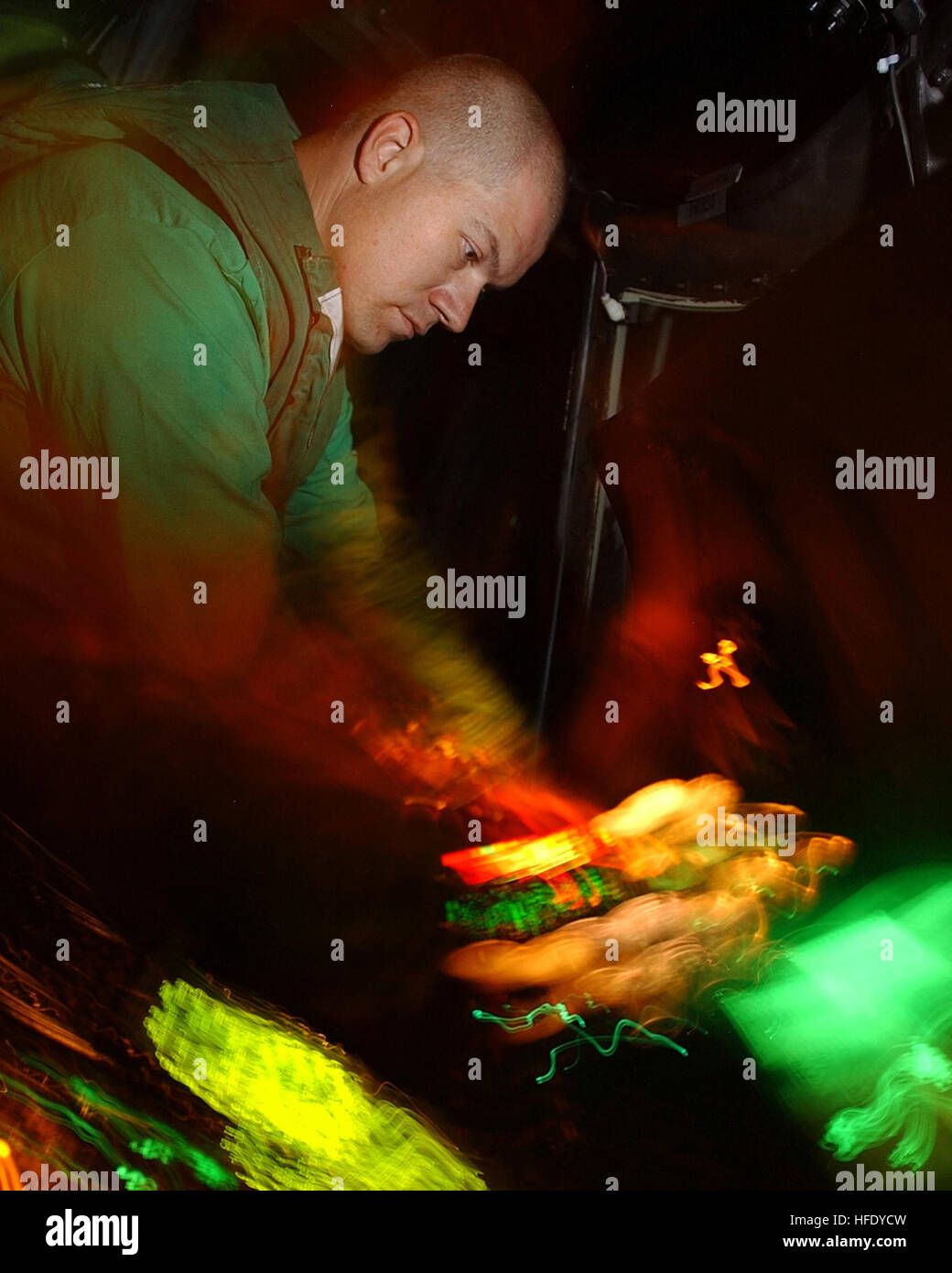 040506-N-9183C-002 Atlantic Ocean (May 6, 2004) - Aviation Structural ...