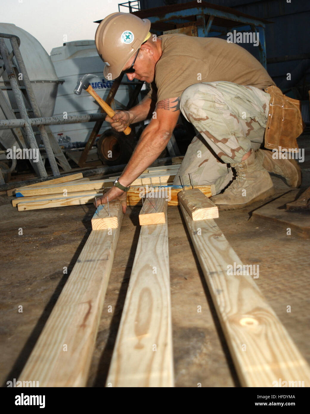 040517-N-0401E-001 Al Basrah Oil Terminal, Iraq - Builder 2nd Class ...
