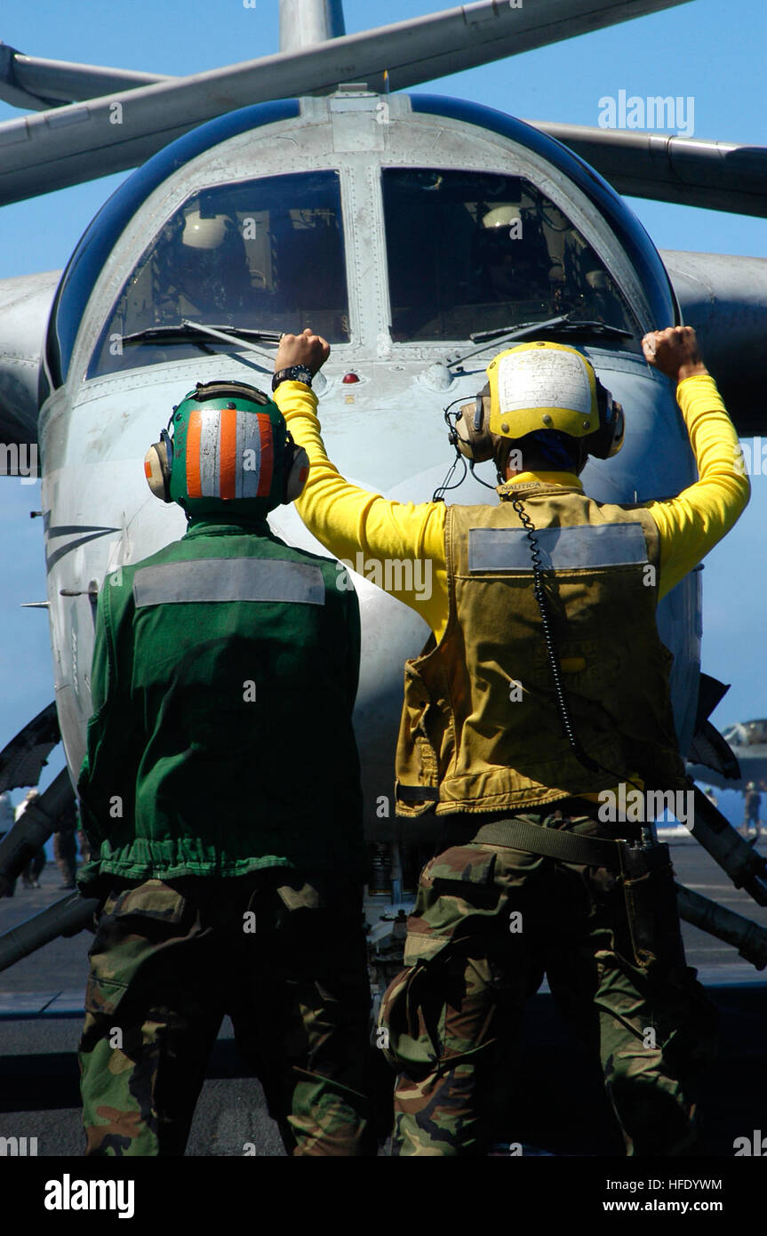 Catapult systems hi-res stock photography and images - Alamy