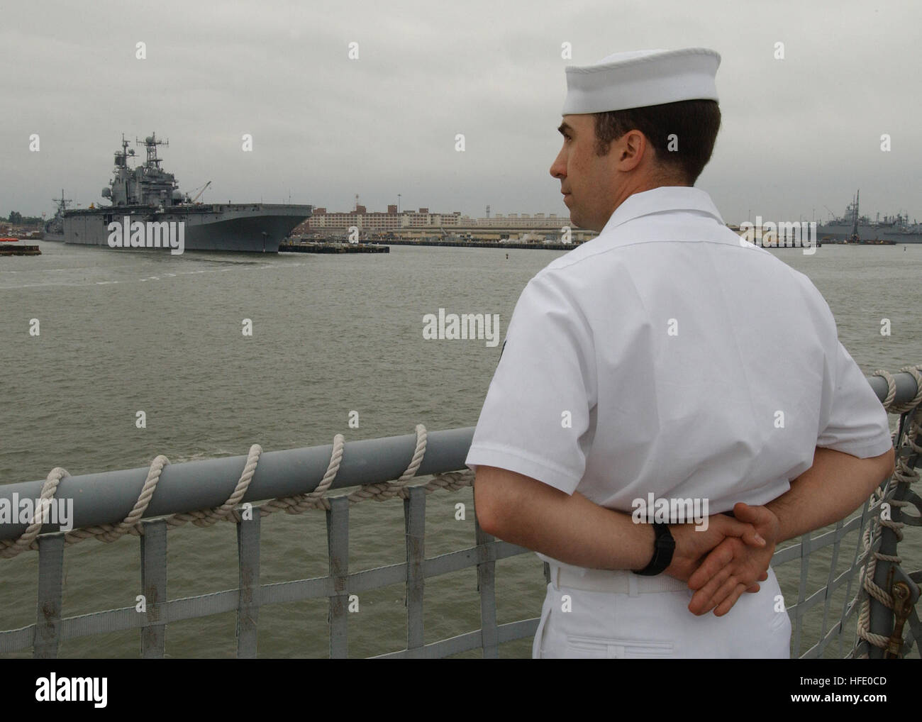 Uss seattle aoe 3 hi-res stock photography and images - Alamy