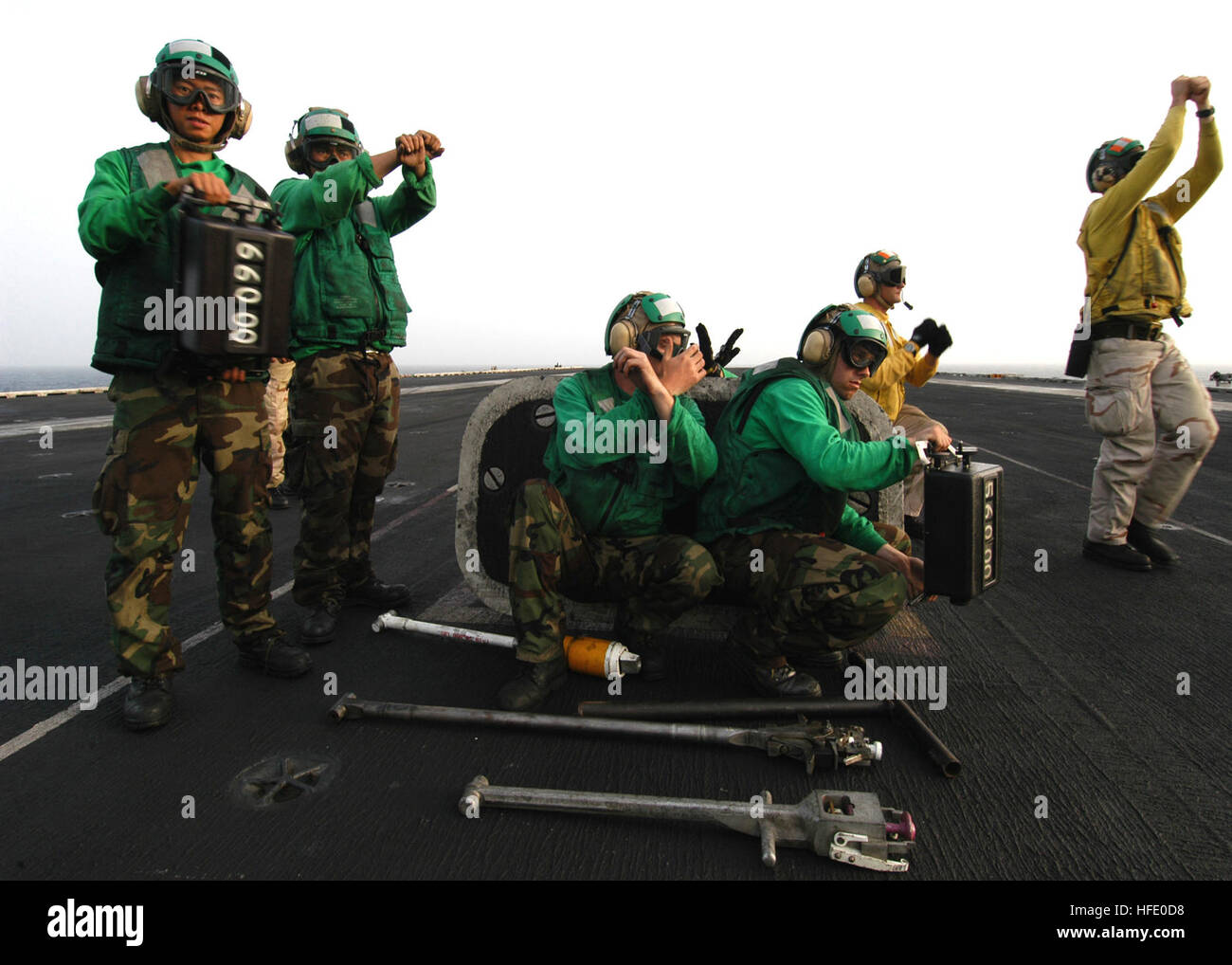 040707-N-4190W-001 Arabian Gulf (July 7, 2004) - Center deck station ...