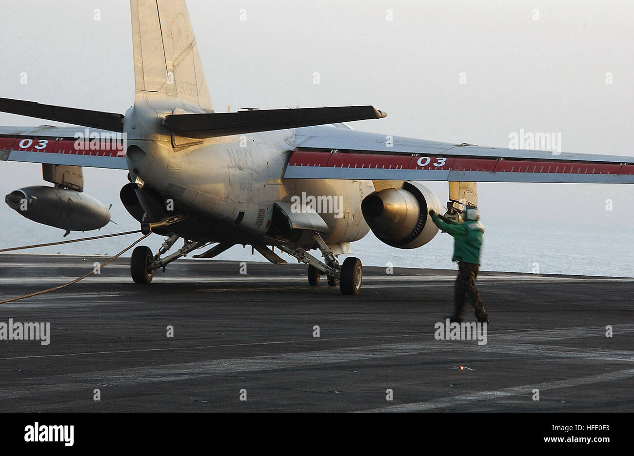 040608-N-9621S-034 Arabian Gulf (June 8, 2004) - An S-3B Viking ...