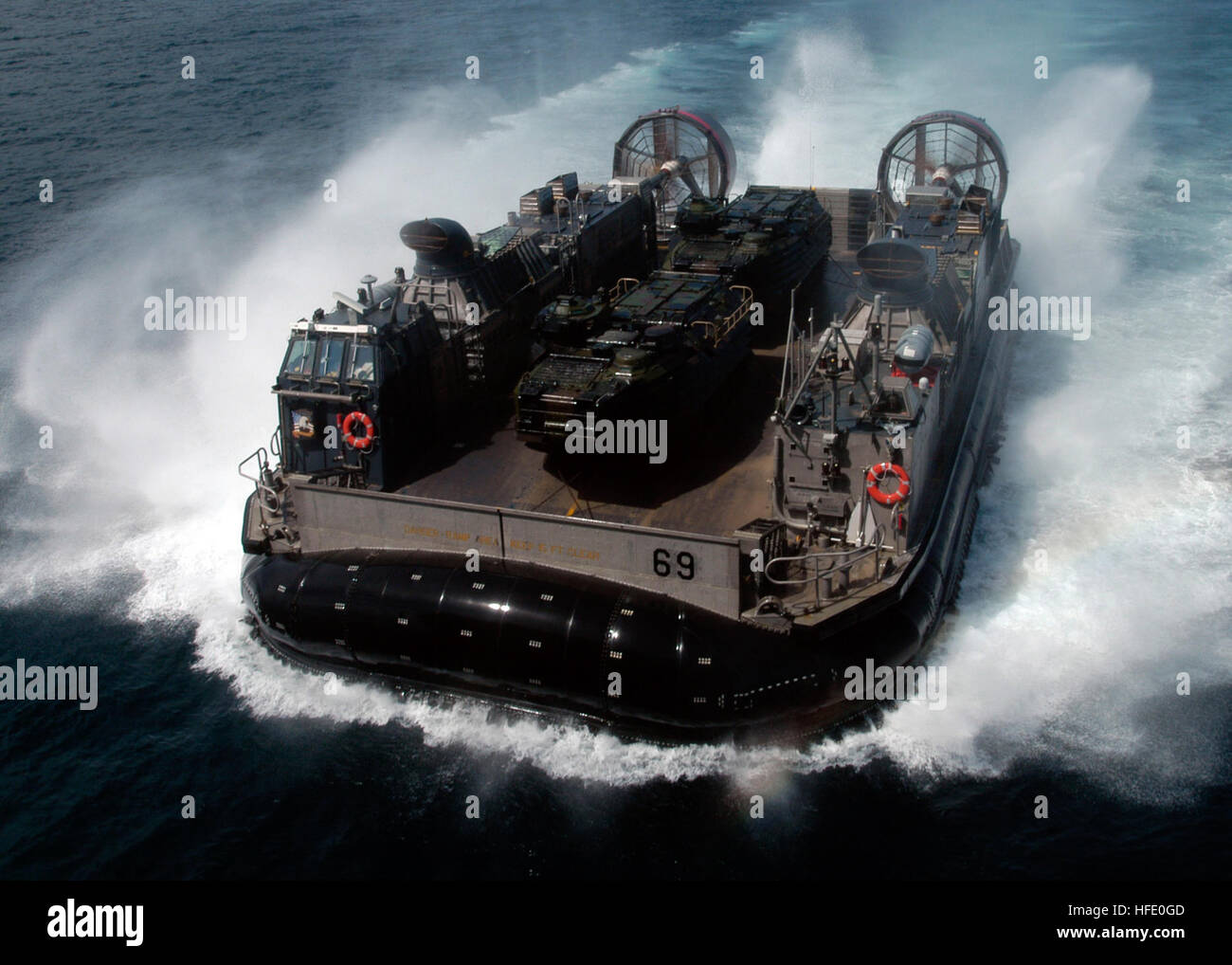 040609-N-2972R-118 Onslow Bay, N.C. (Jun. 9, 2004) - Assault Craft Unit ...