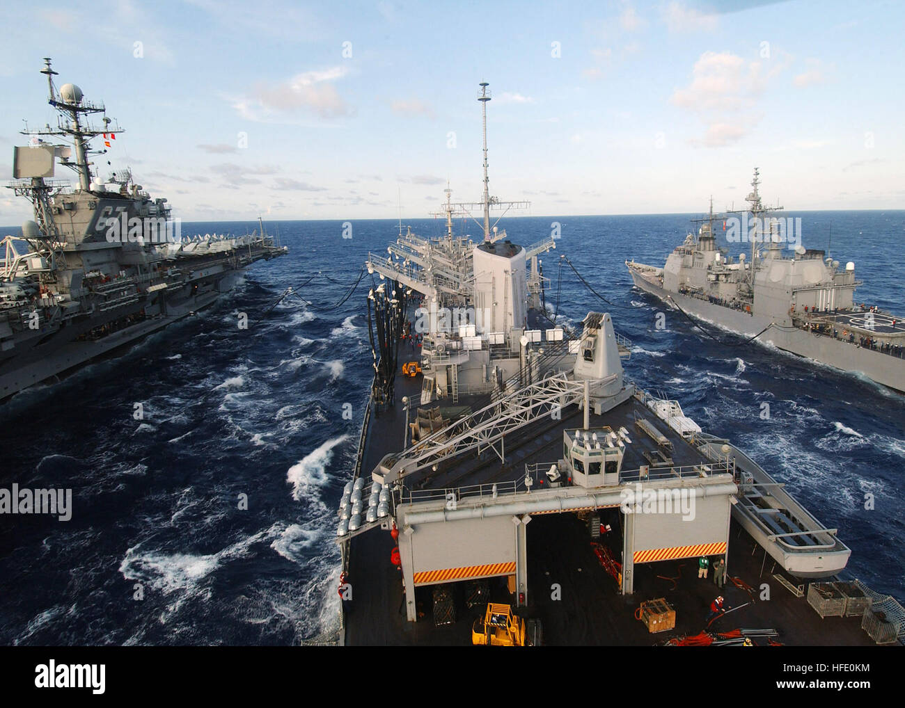 Uss seattle aoe 3 hi-res stock photography and images - Alamy