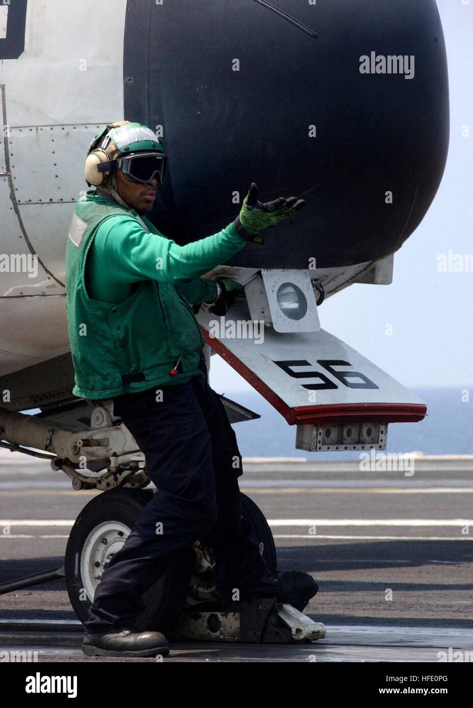 Catapult down deck hi-res stock photography and images - Alamy