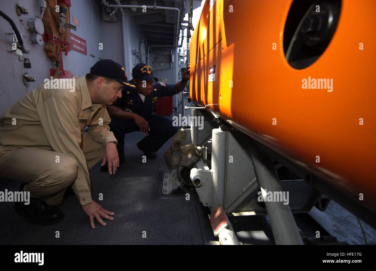 Uss dextrous mcm 13 hi-res stock photography and images - Alamy
