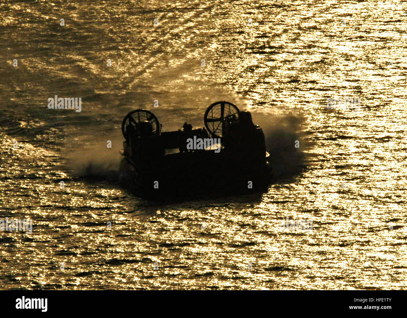 040707-N-2972R-085 Arabian Gulf (July 7, 2004) - An Assault Craft Unit ...