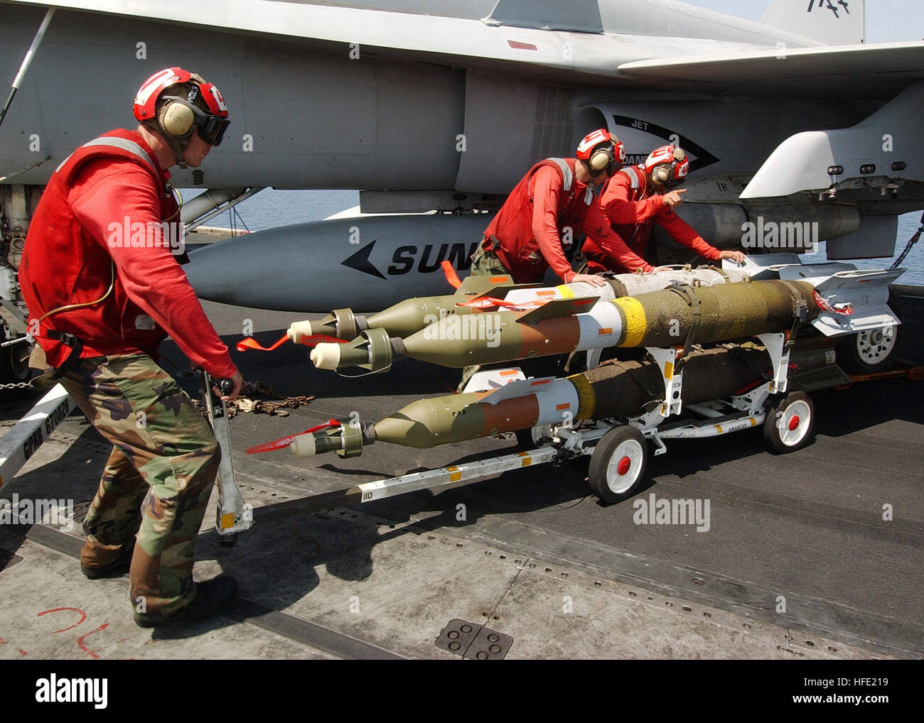 040709-N-4374S-021.JPG Arabian Gulf (July 09, 2004) - Aviation ...