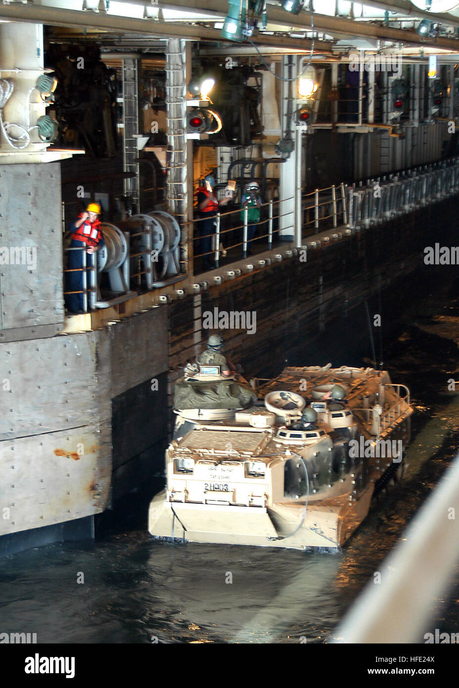 Amphibious landing vehicle tracked hi-res stock photography and images ...