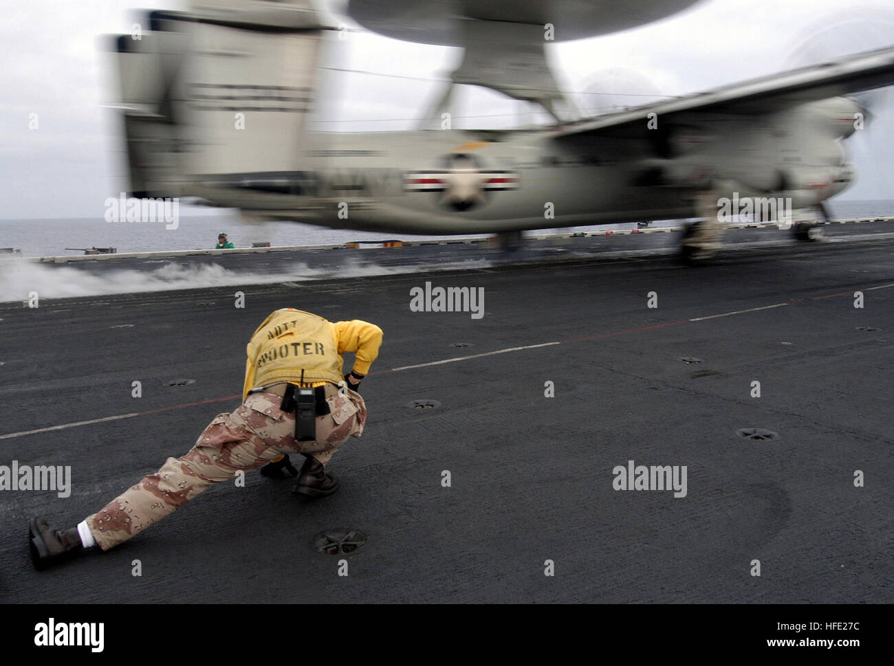 Steam catapult hi-res stock photography and images - Alamy