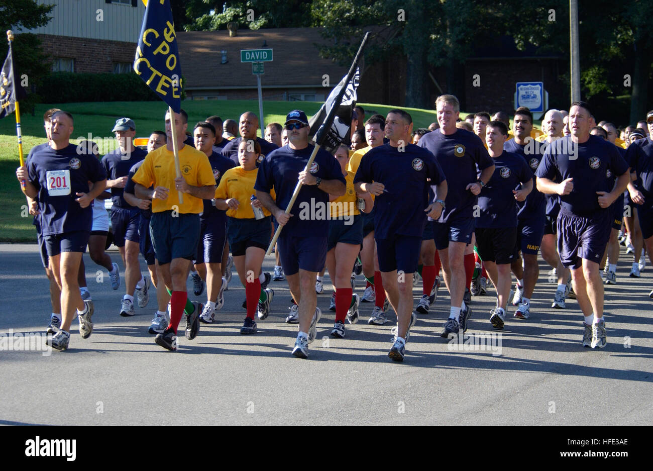 040814-N-5862D-009 Memphis, Tenn (Aug. 14, 2004) Ð Chief Petty Officers ...