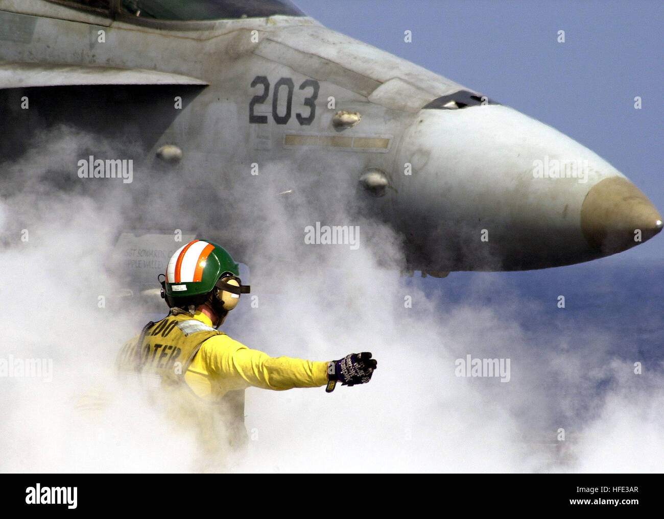 Catapult shooter hi-res stock photography and images - Alamy