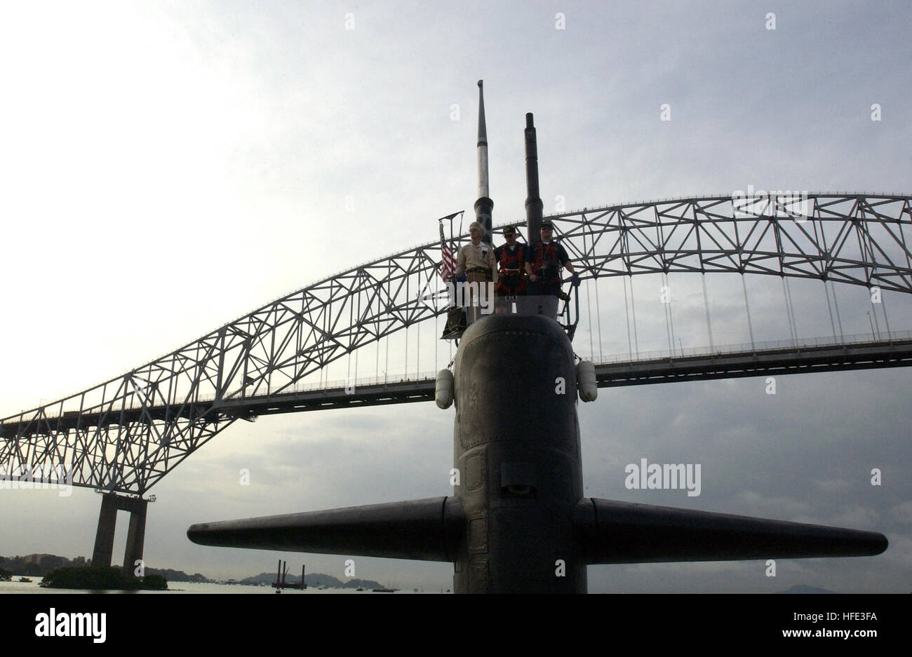 040821-N-6811L-099 Panama Canal (Aug. 21, 2004) - USS Portsmouth (SSN ...