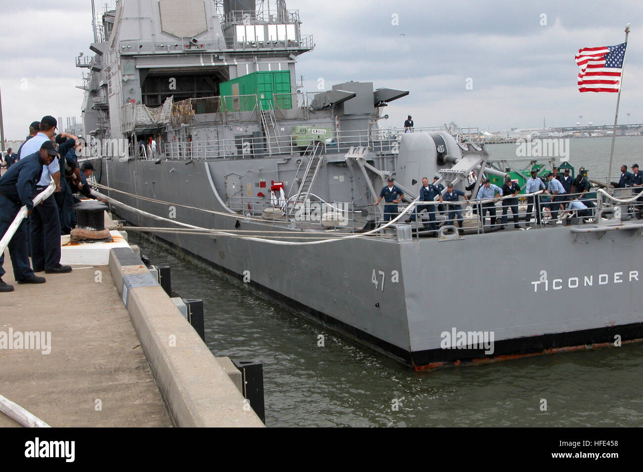 Uss ticonderoga cg 47 hi-res stock photography and images - Alamy