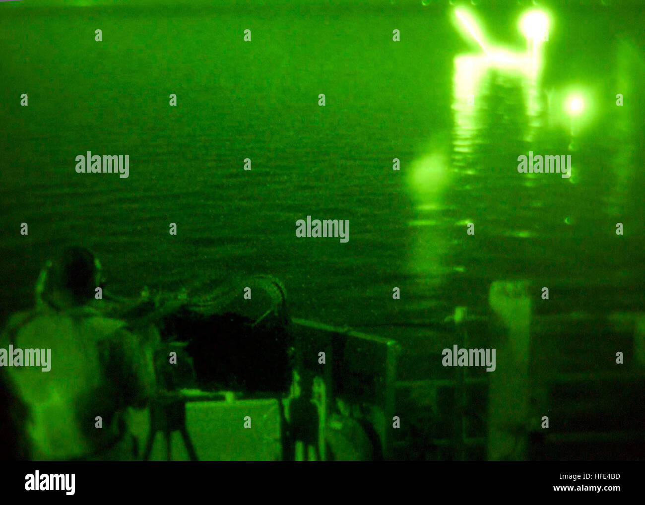 040921-N-7034S-005 Arabian Gulf (Sept. 21, 2004) Ð Seaman Randal ...