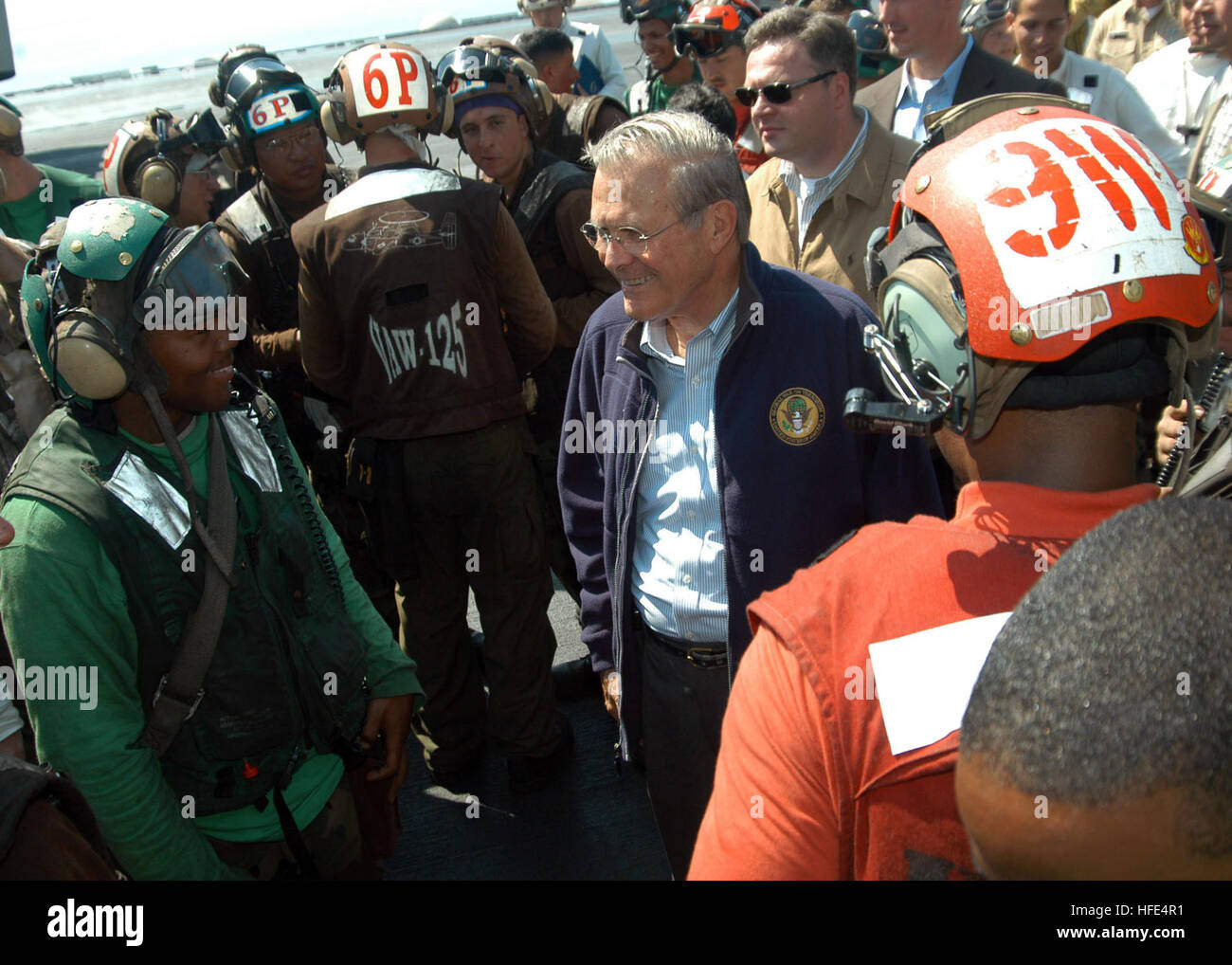 Secretary defense donald rumsfeld visits hi-res stock photography and ...