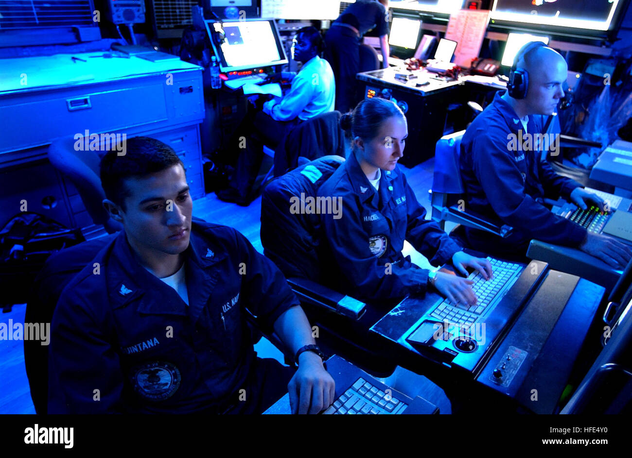 Global command control systems hi-res stock photography and images - Alamy