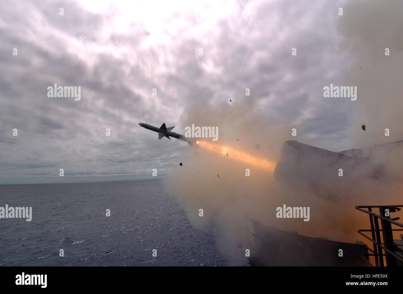 041018-N-6213R-030 Pacific Ocean (Oct. 18, 2004) - A RIM-7 NATO Sea ...