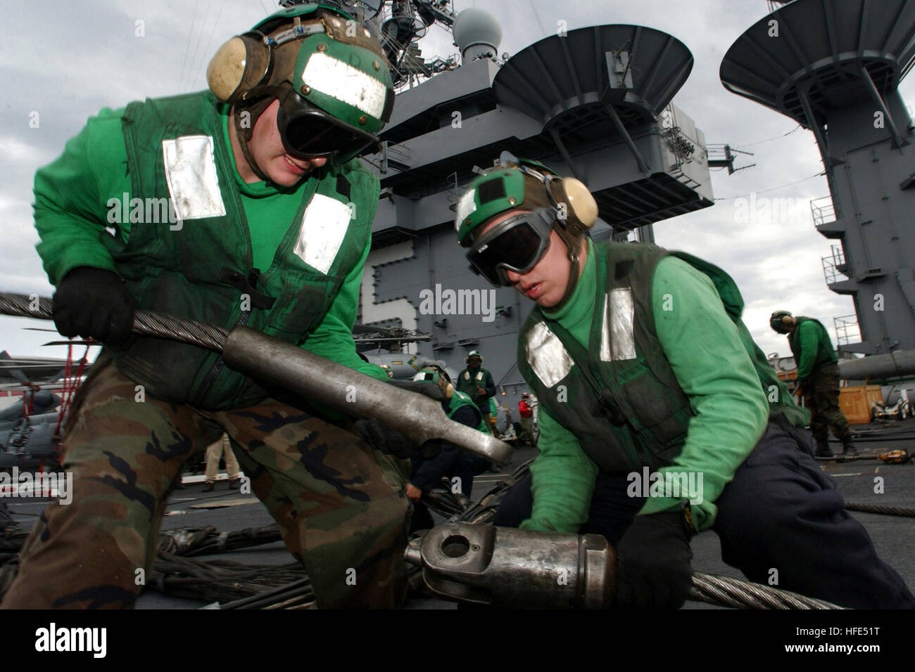 041018-N-4757S-039 Atlantic Ocean (Oct. 18, 2004) - Airman Brandon ...