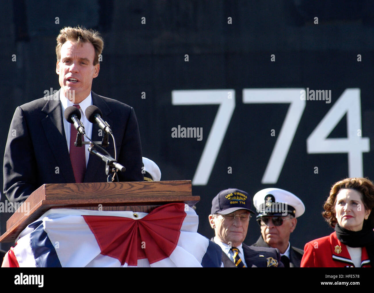 Mark R. Warner Governor of Virginia speaks at the commissioning of USS ...