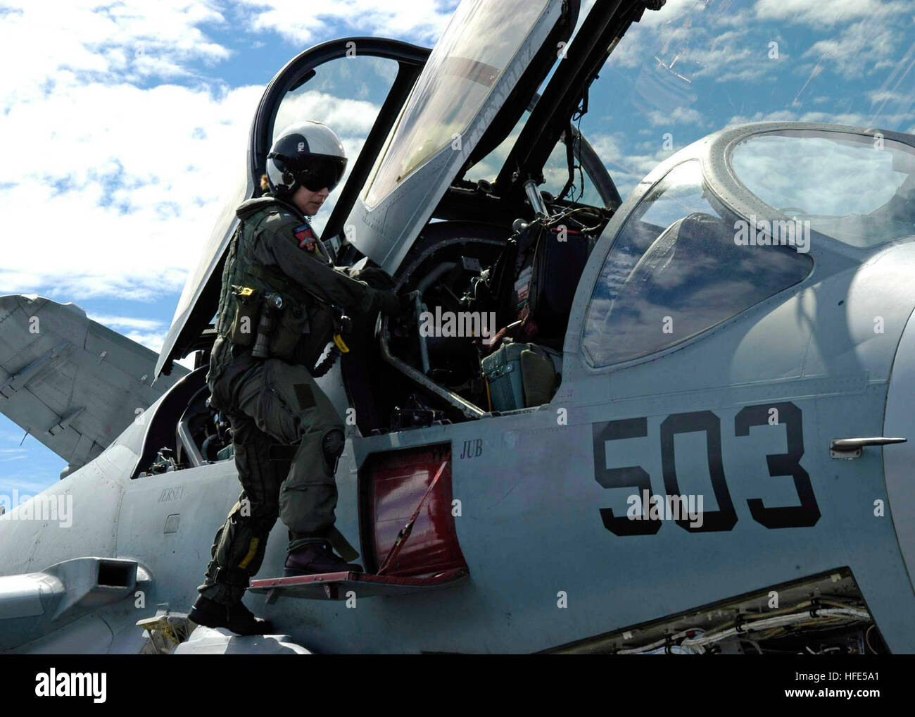 Ecmo flight hi-res stock photography and images - Alamy