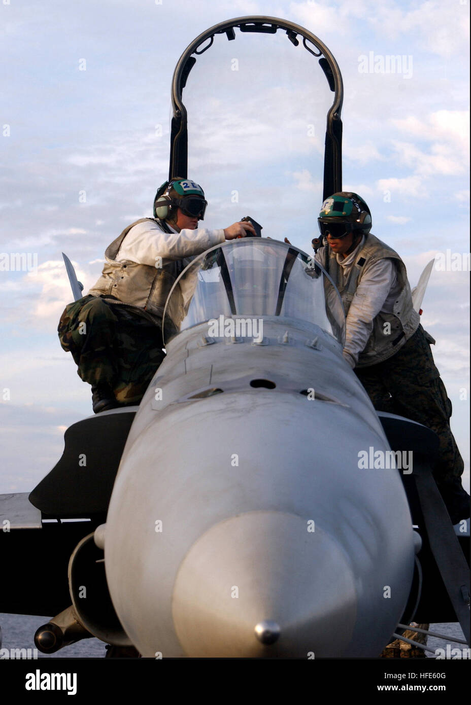 Vmfa 115 electrical checks hi-res stock photography and images - Alamy