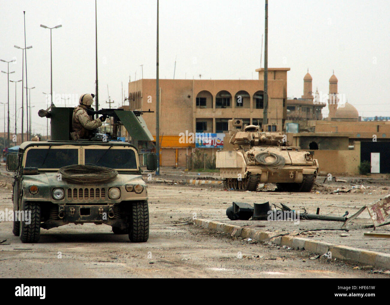 Mounted m 240b machine gun hi-res stock photography and images - Alamy