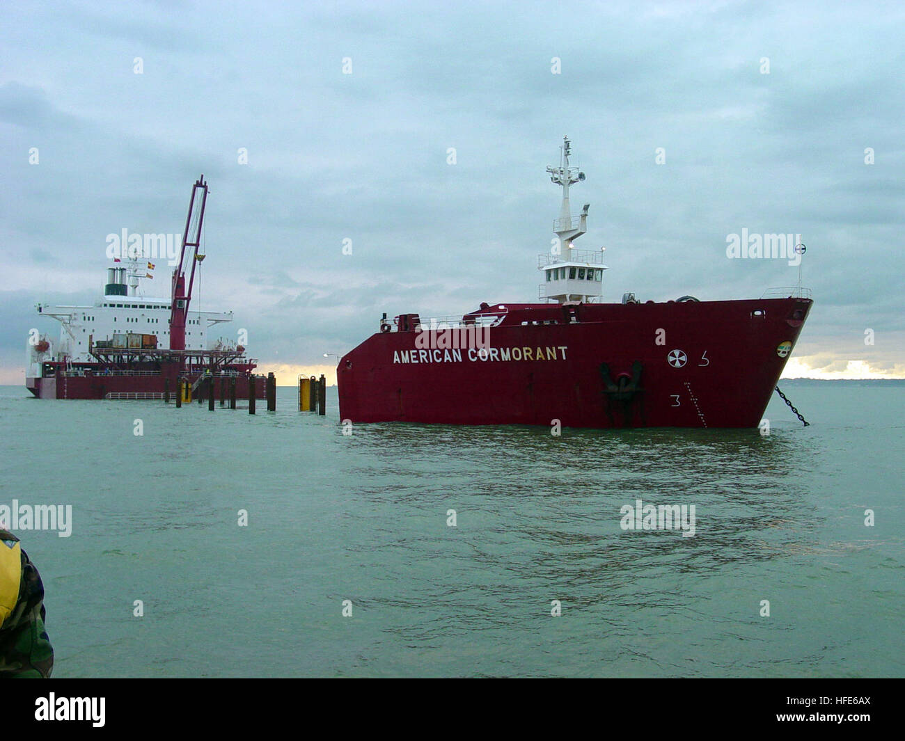 Floating heavy lift crane port hi-res stock photography and images - Alamy