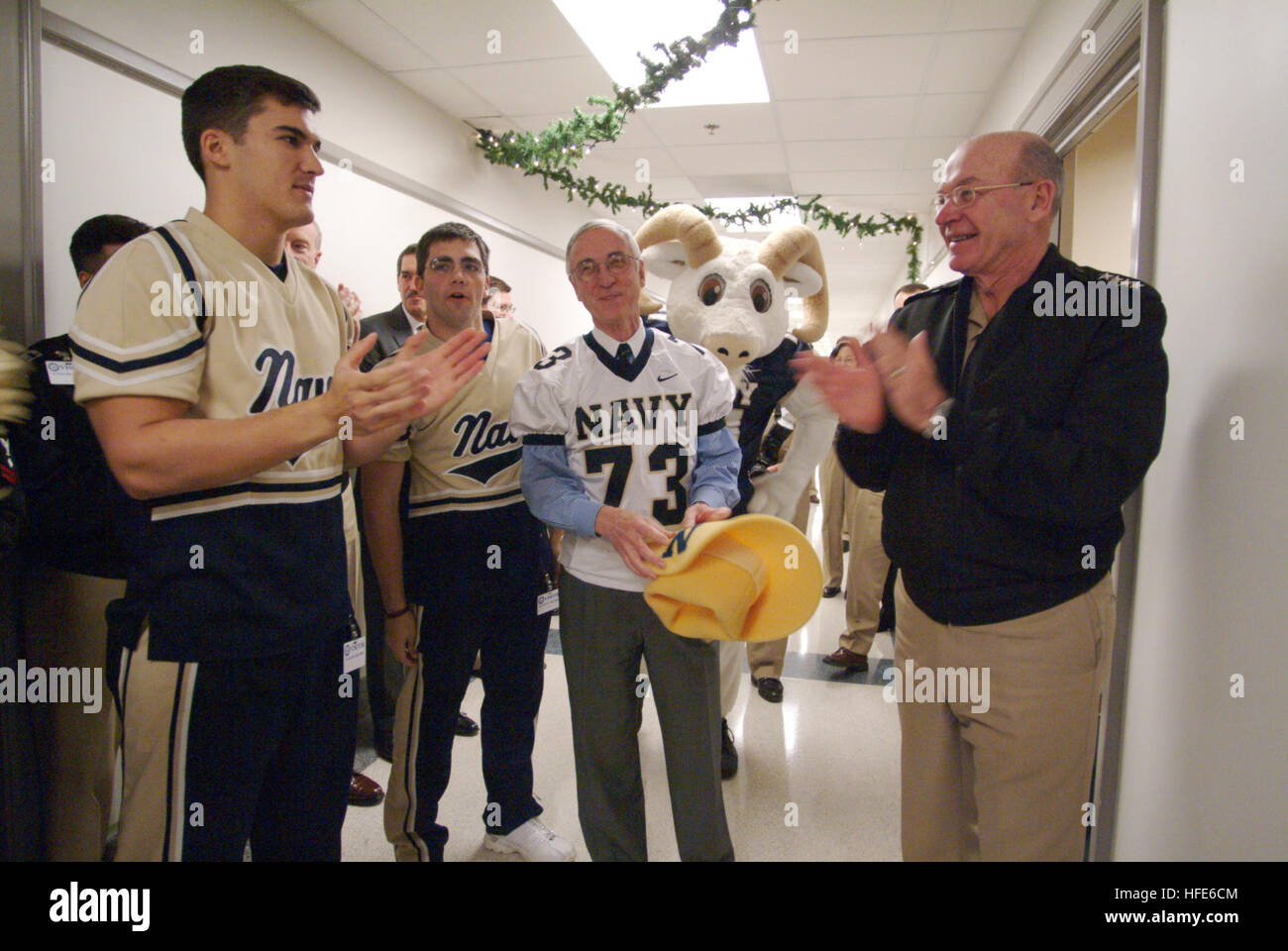 Naval academy cheerlaeders hi-res stock photography and images - Alamy