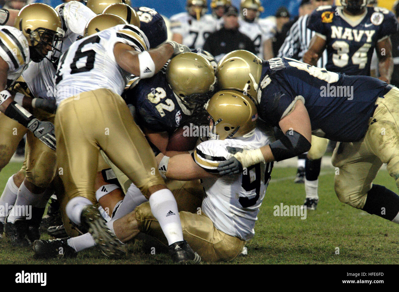 041204-N-2383B-227 Philadelphia, Pa. (Dec. 4, 2004) Ð Navy Midshipmen ...
