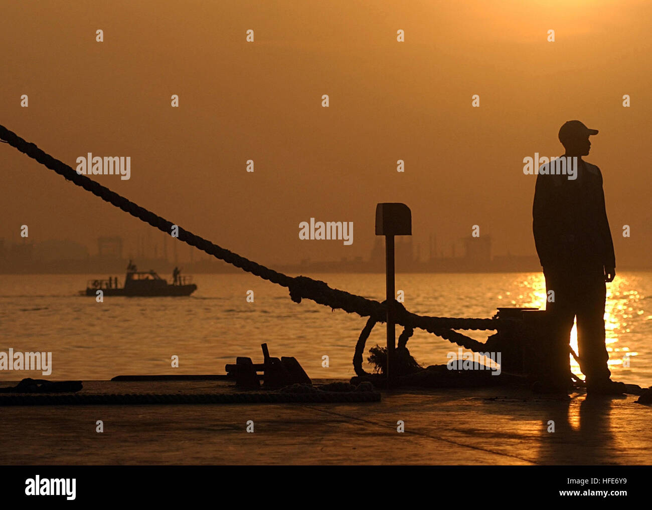 041216-N-3644C-005 Persian Gulf (Dec. 11, 2004) - Seaman Cory V. Dugvid ...