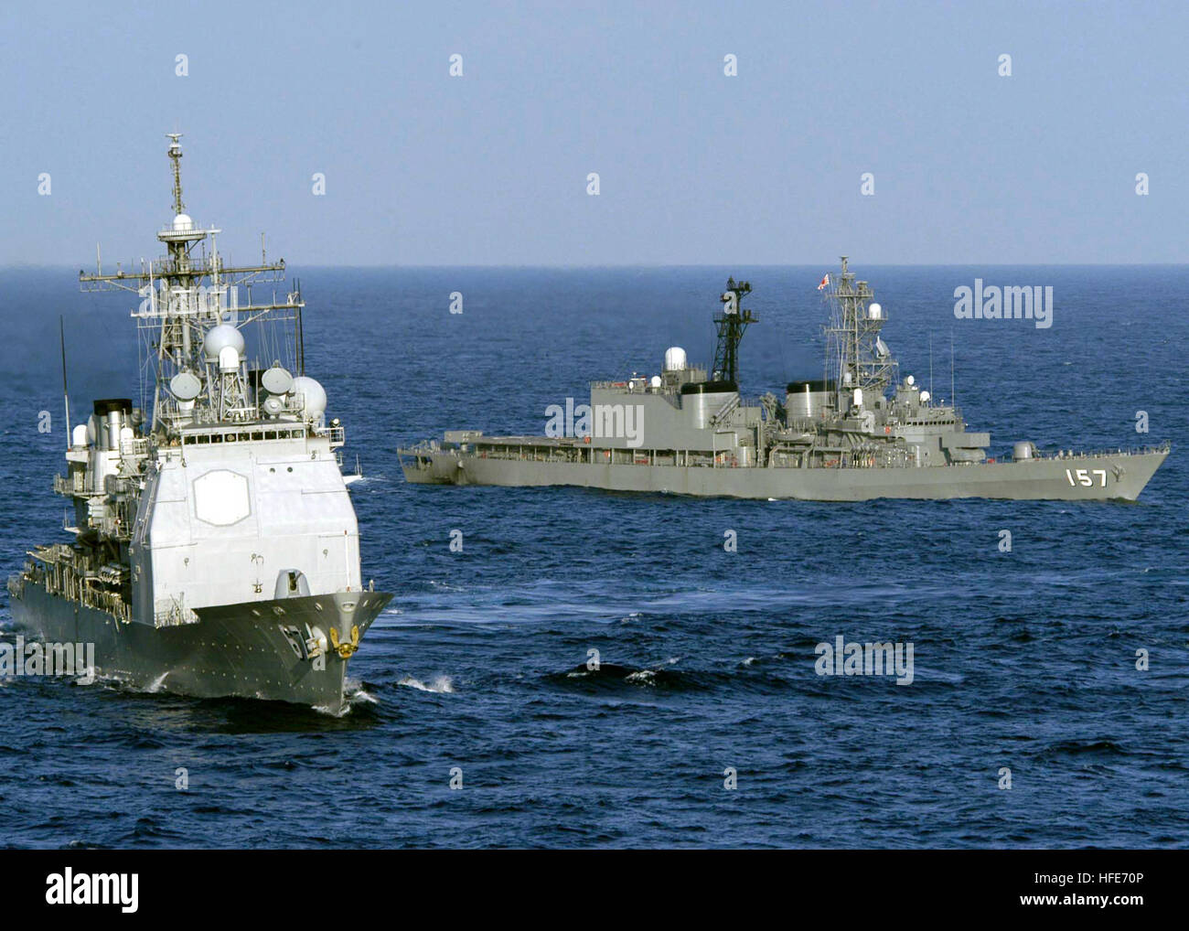 USS Shiloh (DDG 67) and Japanese Destroyer JDS Sawagiri (DD 157 ...