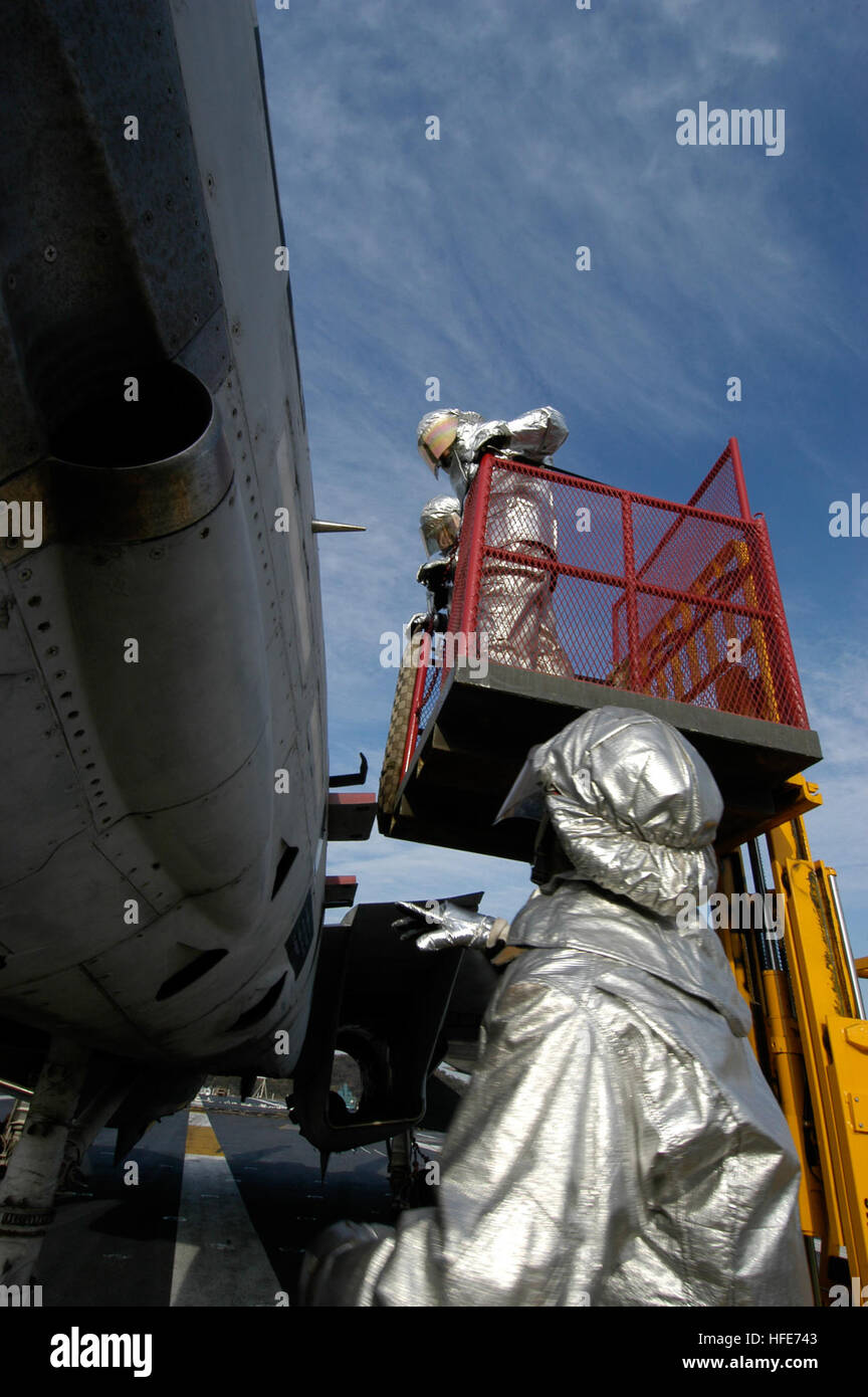 Pilot extraction hi-res stock photography and images - Alamy