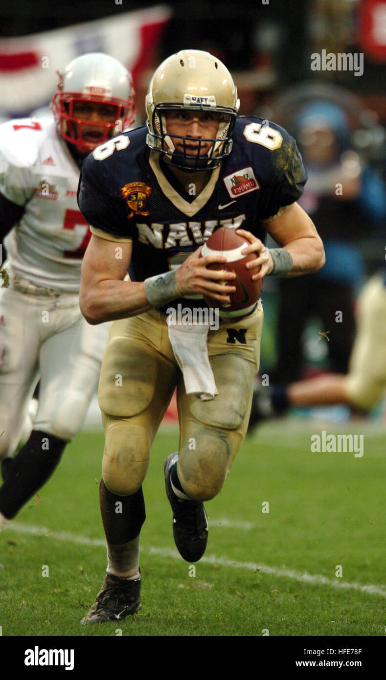 041230-N-9693M-001 San Francisco, Calif. (Dec. 29, 2004) U.S. Naval ...