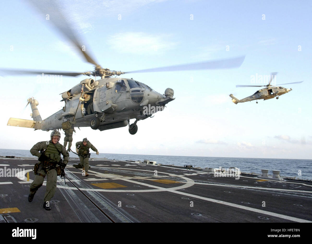 021029-N-3235P-506 At sea aboard USS Oscar Austin (DDG 79) Oct. 29 ...