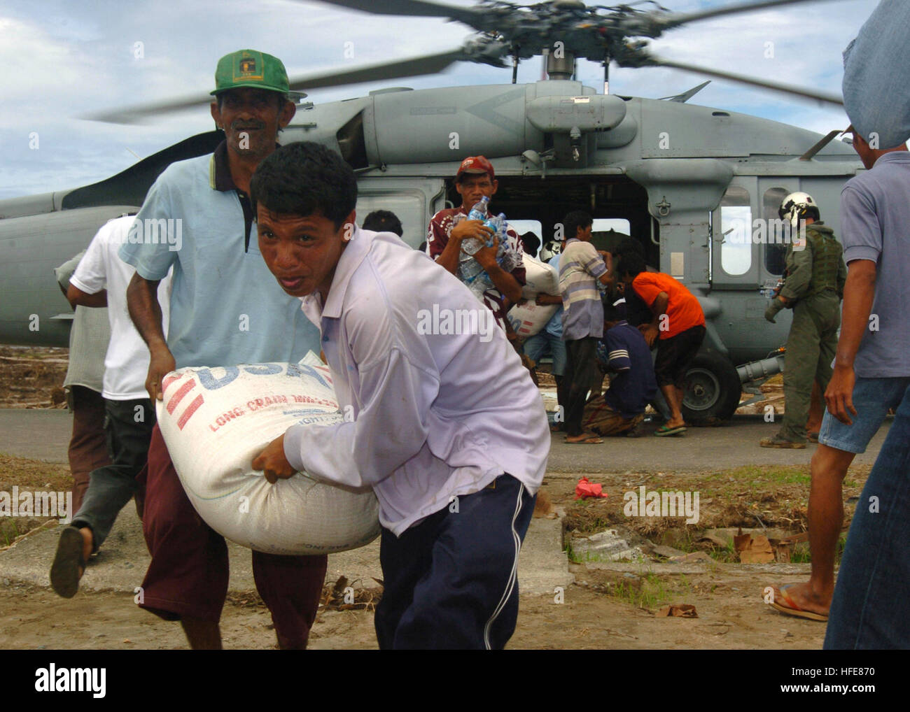 050113-N-8629M-162 Island of Sumatra, Indonesia (Jan. 13, 2005) Ð ...