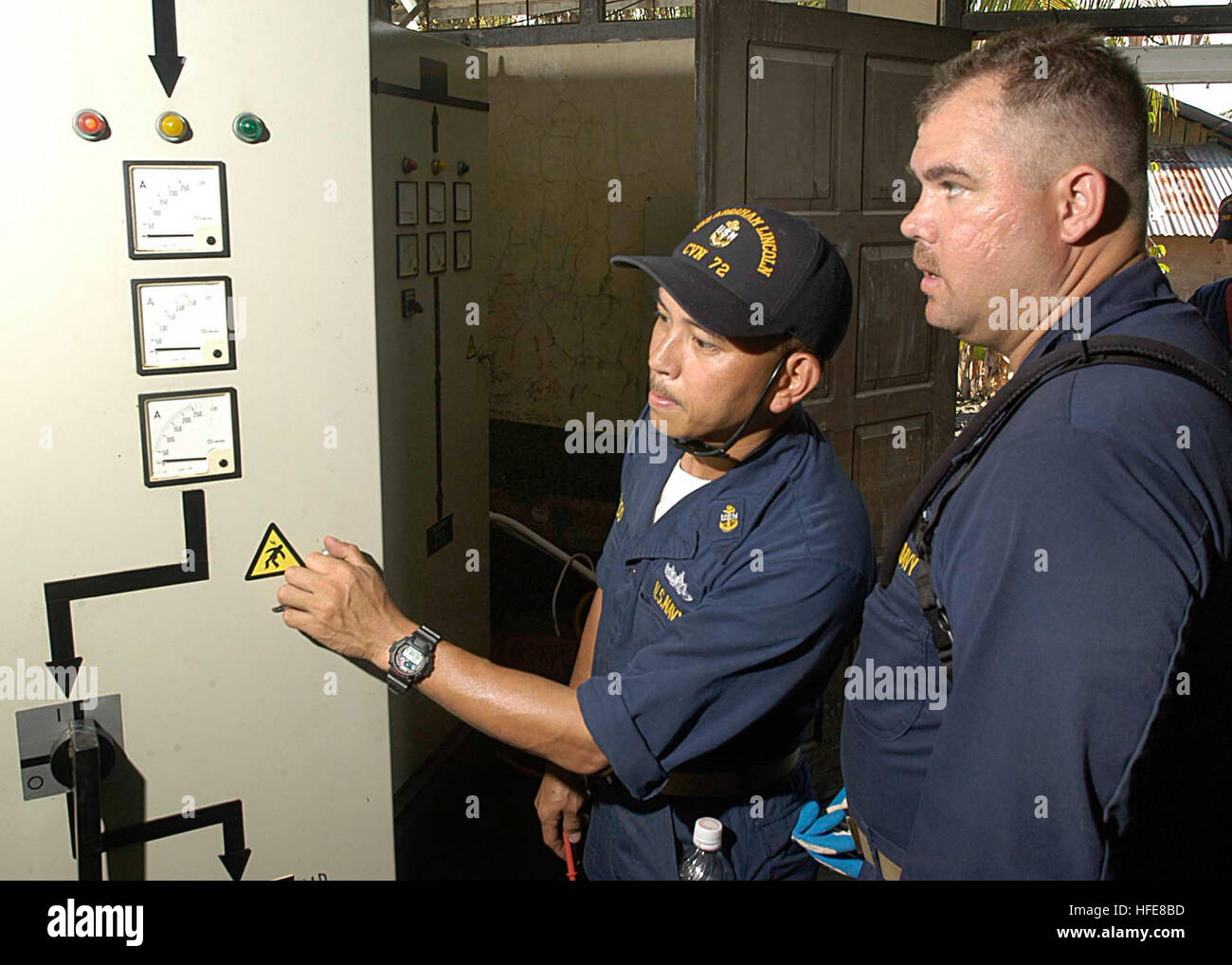 U s navy chief electricians mate hi-res stock photography and images ...