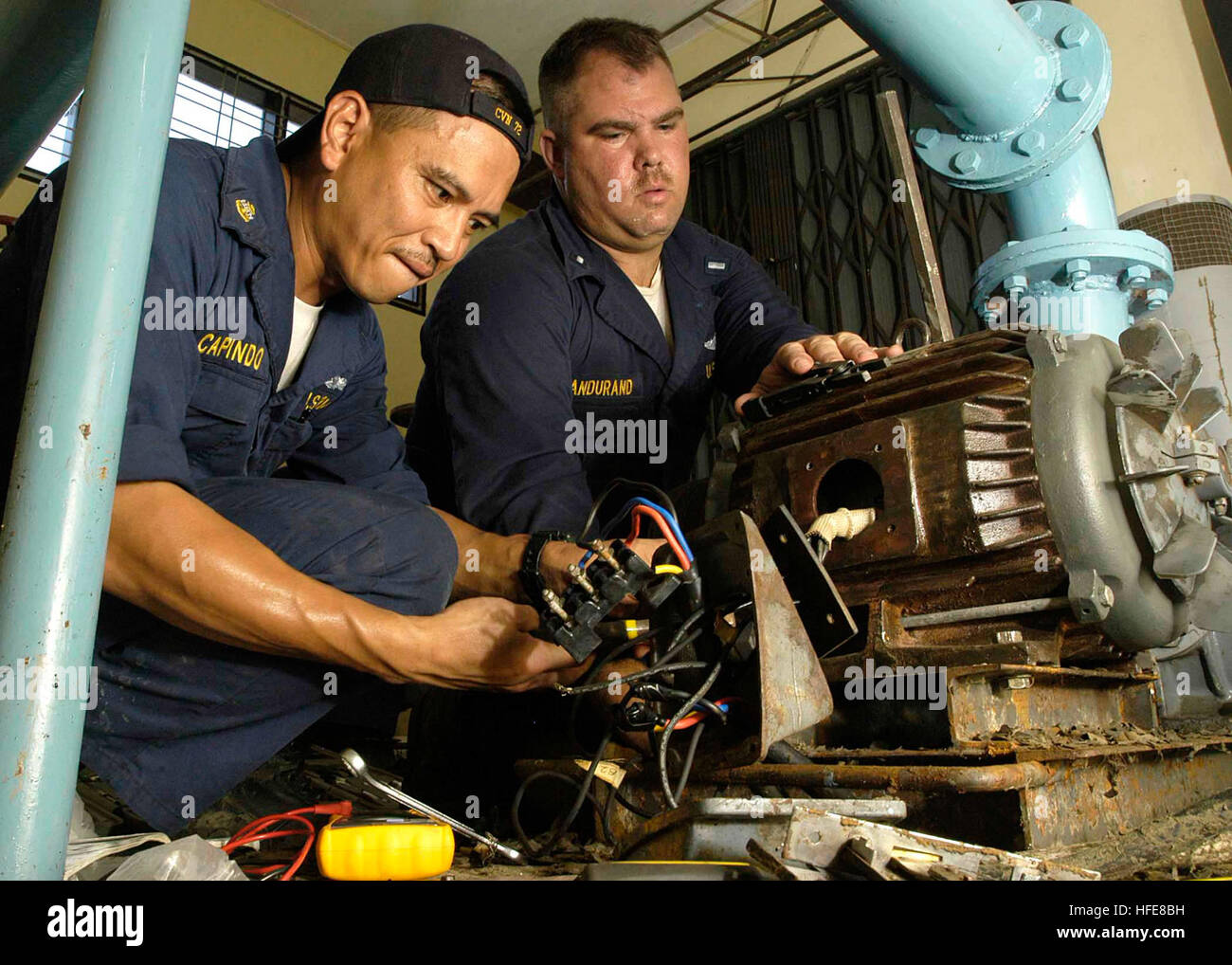 U s navy chief electricians mate hi-res stock photography and images ...